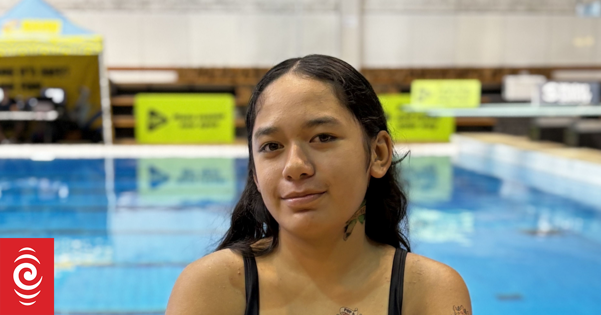 Manu champ describes how to do a perfect manu bomb | RNZ News