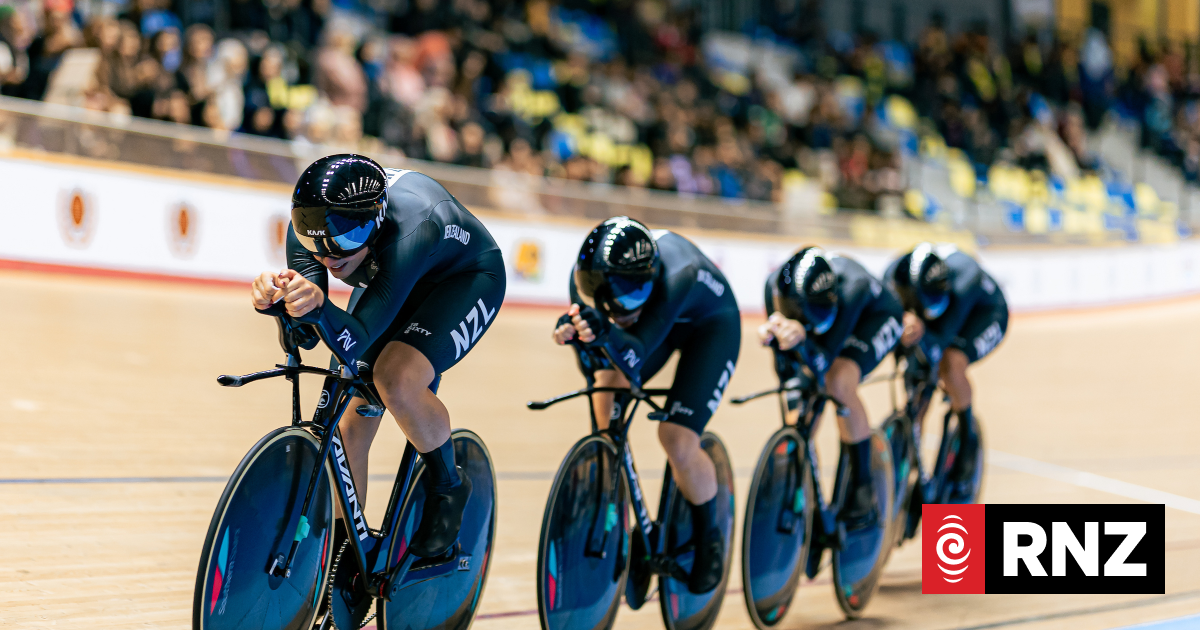 NZ women's team pursuit claim back-to-back World Cup golds | RNZ News