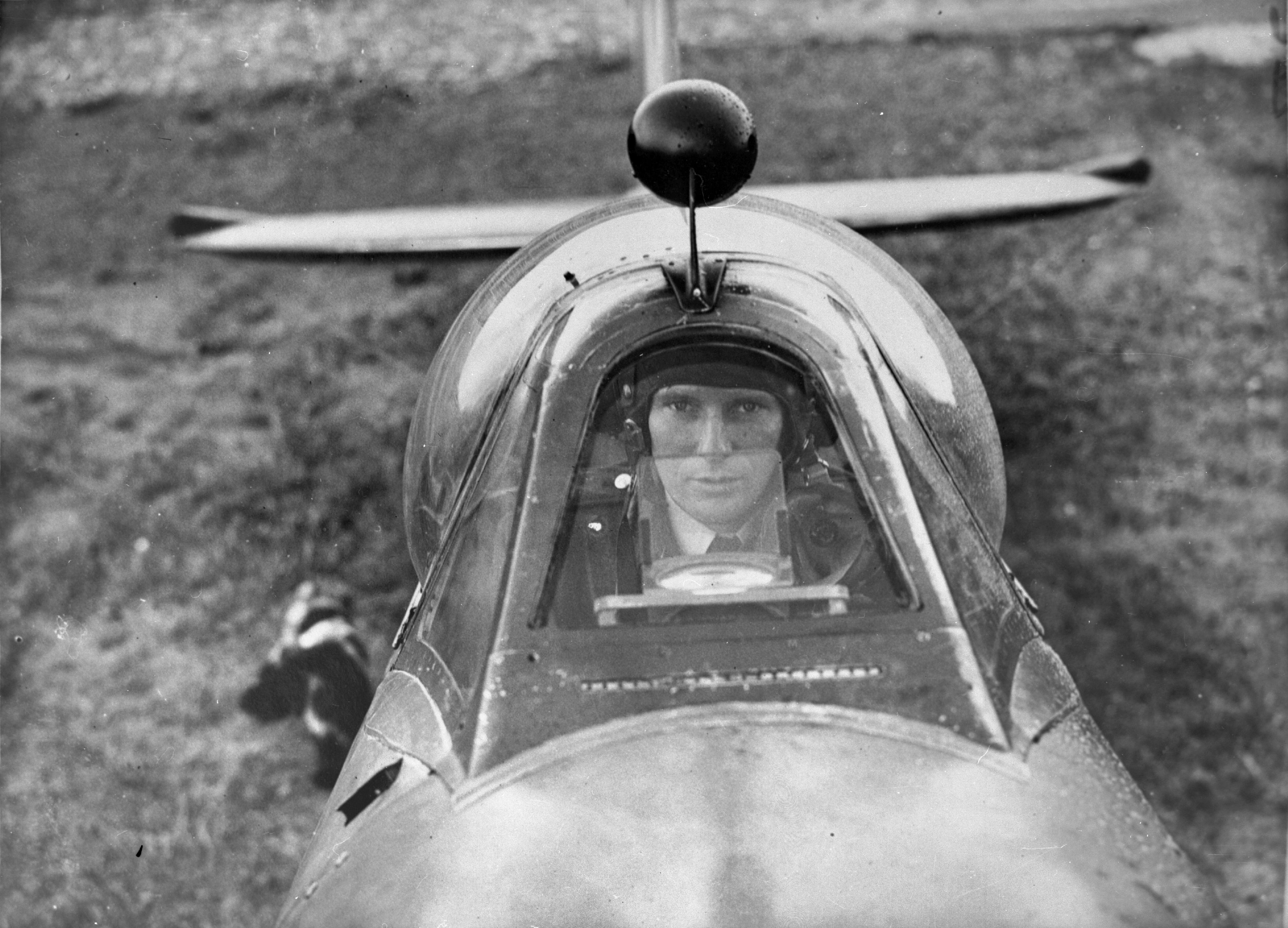 'Masters of the Air' link to local flying hero | RNZ