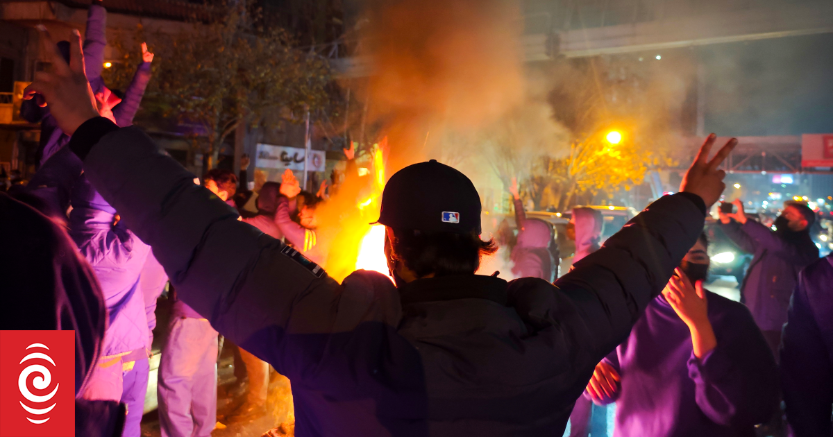 Trump says killings in Iran subsiding as experts warn about military ...