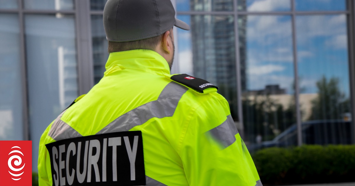 Security gaurds need more powers to stop theives and ferals | New Zealand Issues Forum