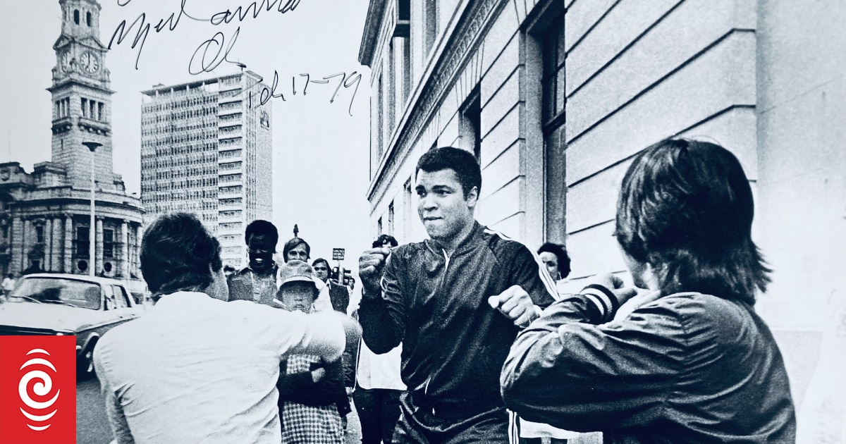 Four decade old Muhammad Ali photo mystery solved | RNZ