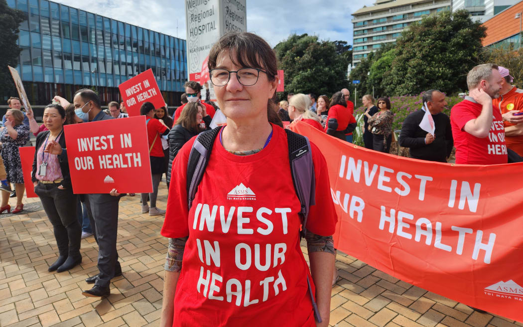 'People are suffering': Head of emergency dept on understaffing | RNZ