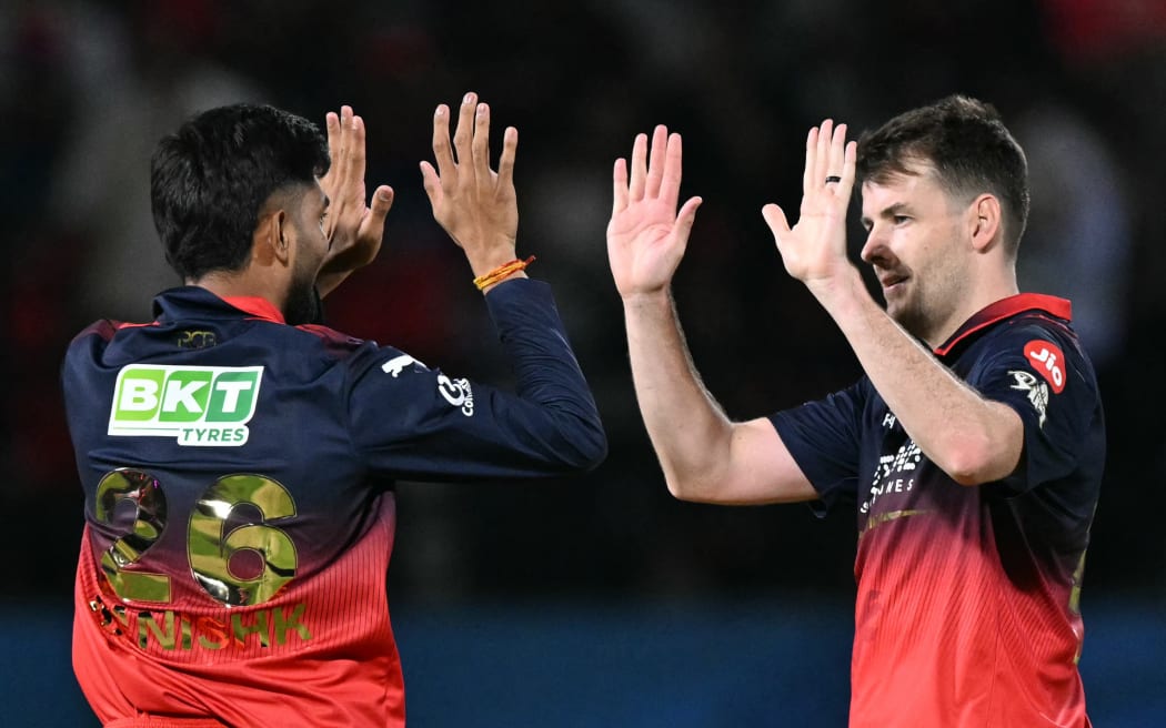 Cricket: Virat Kohli masterclass as Blackcaps bowler becomes IPL ...