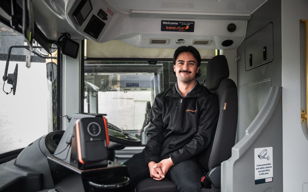 Wellington bus company looks to students to solve shortages | RNZ News