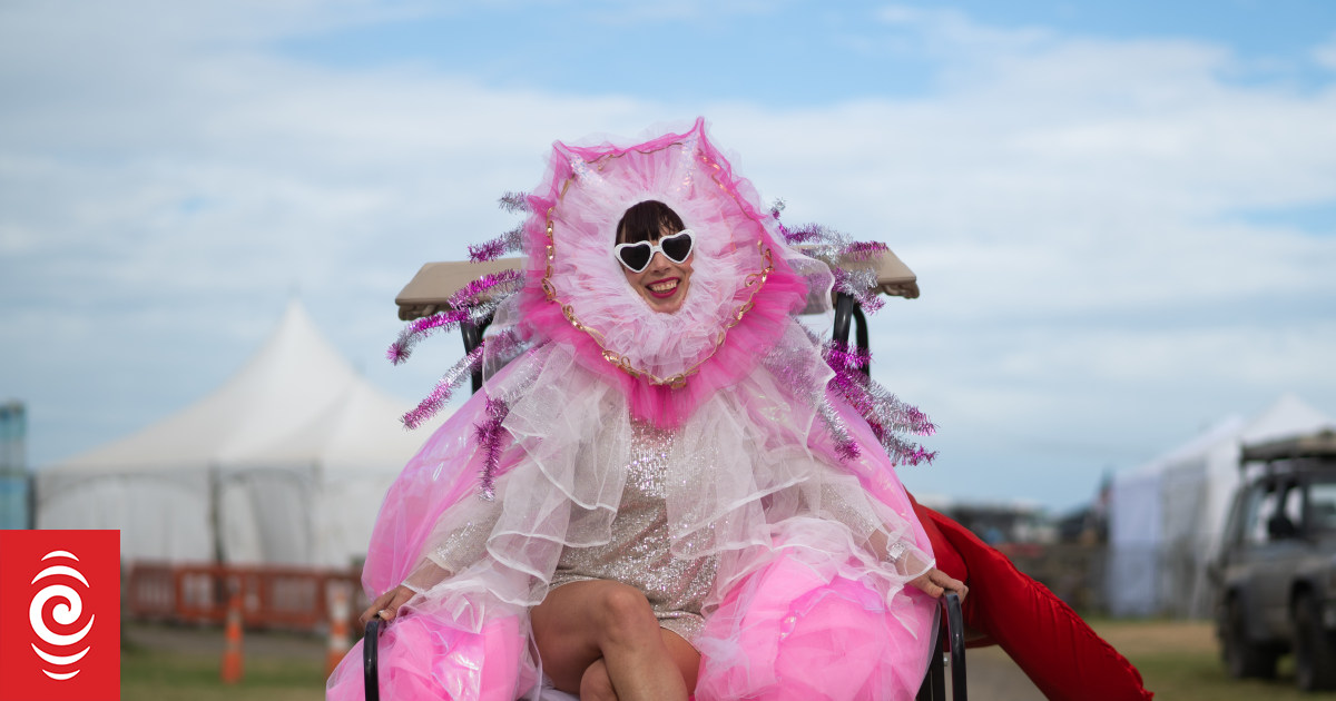 Review: Splore still grooving after 25 years | RNZ News