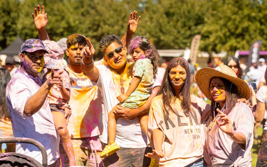 Vibrant Holi celebrations draw thousands nationwide | RNZ News