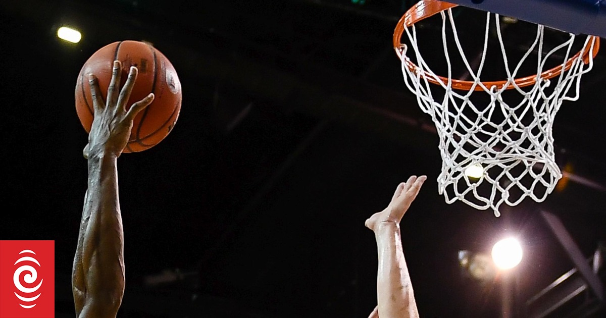 Irish basketball teams to replay final moment of match | RNZ News