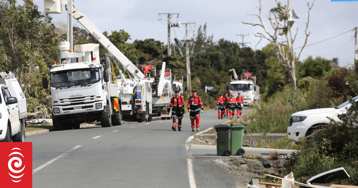 Rubbish removal a priority in Mangawhai after tornado | RNZ News