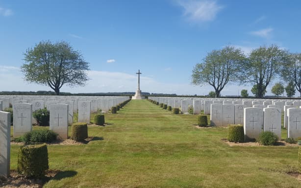 Pāua and a picture for fallen NZ soldier | RNZ