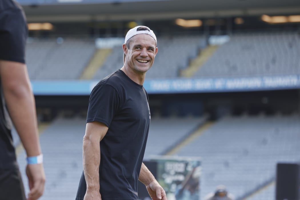 dan carter wind kick