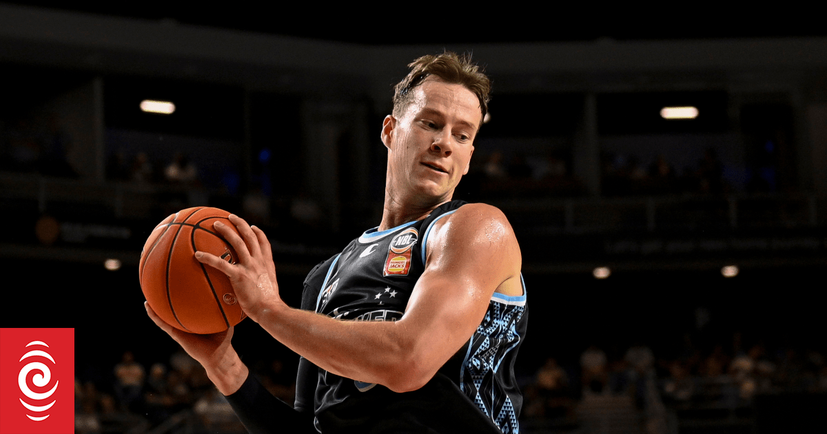 Basketball: Tough night for Breakers as they fall to Phoenix in ...