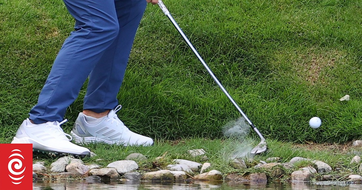 Teed off: Golf course staff owed thousands in pay | RNZ