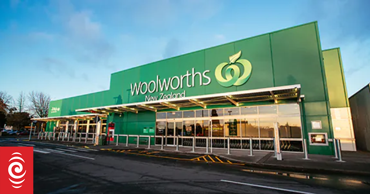 Pay rises for Woolworths staff | RNZ News