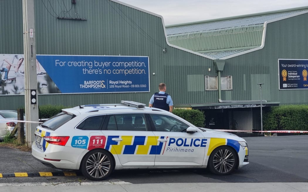 Police probe woman's violent death in Auckland | RNZ News
