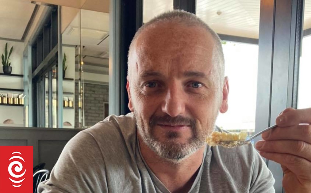 One-man 'shop local' campaign goes the distance | RNZ News