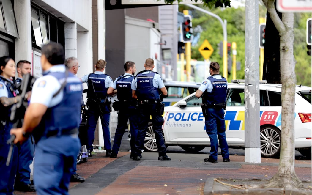 Witness describes gun being pulled in central Auckland, armed police ...