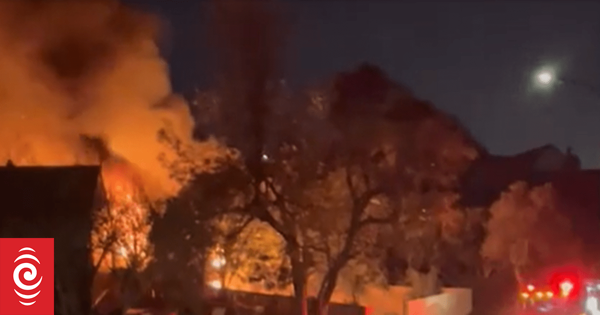 Two people dead following house fire in Auckland | RNZ News