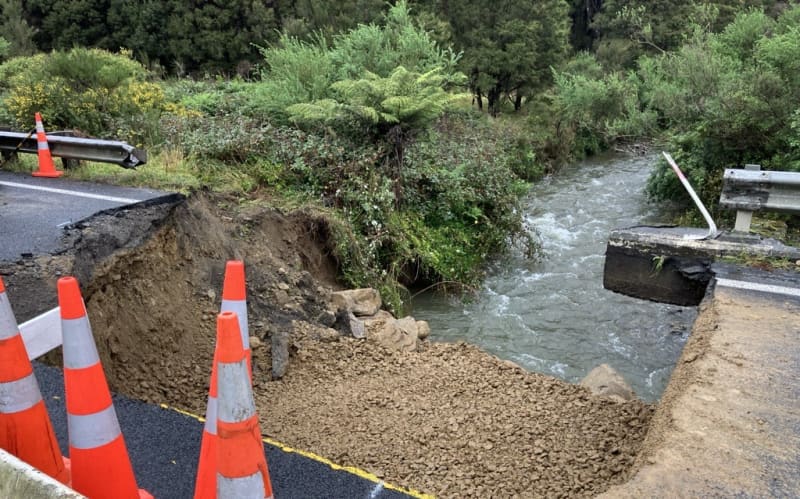 Remutaka Hill road cut off after roads and properties flood | RNZ
