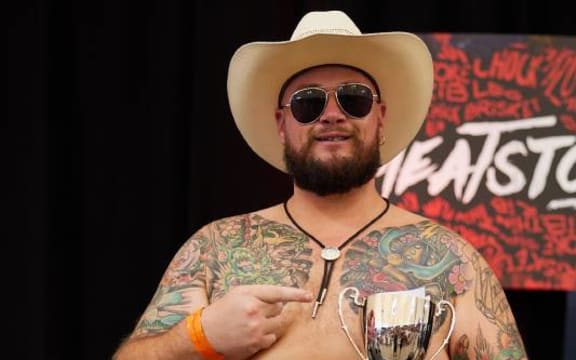 Dad bods on display at Hamilton's Meatstock festival | RNZ News