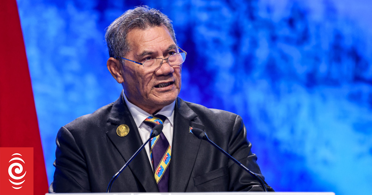 Tuvalu urges COP27 to adopt global treaty on fossil fuels | RNZ News