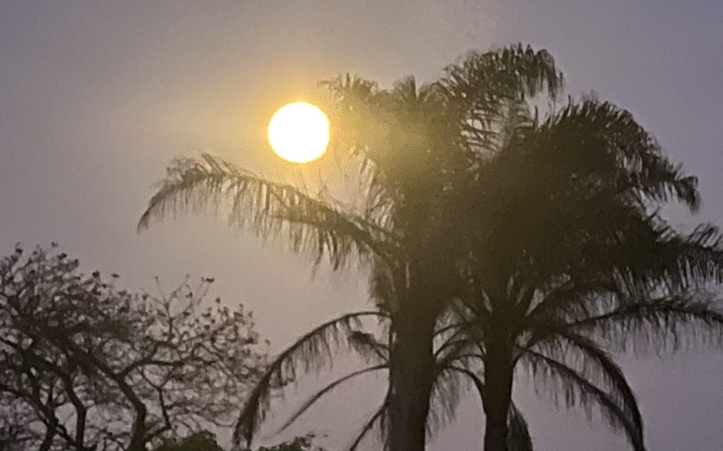 In pictures: Super blue moon shines bright over Aotearoa | RNZ News
