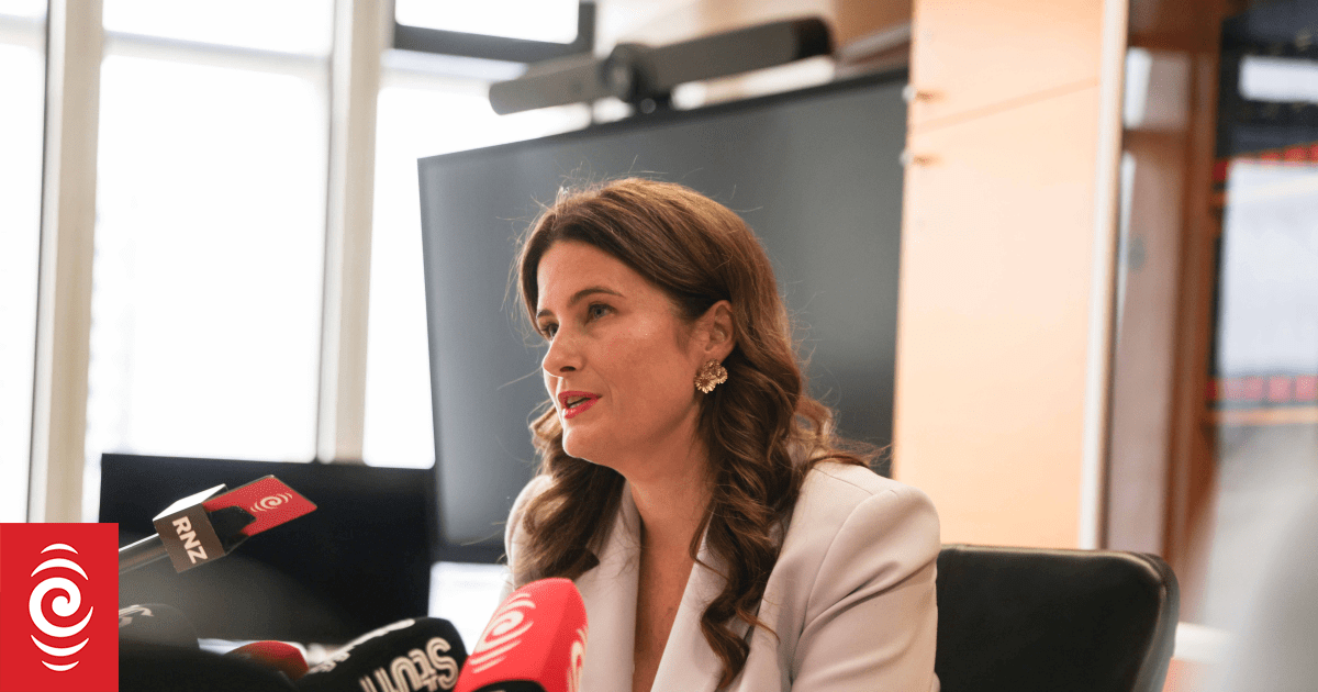 Former finance minister Sir Roger Douglas calls for Finance Minister ...