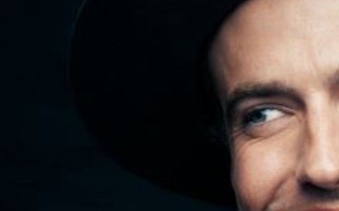 Finn Andrews of the Veils on his debut solo album One Piece At A Time | RNZ