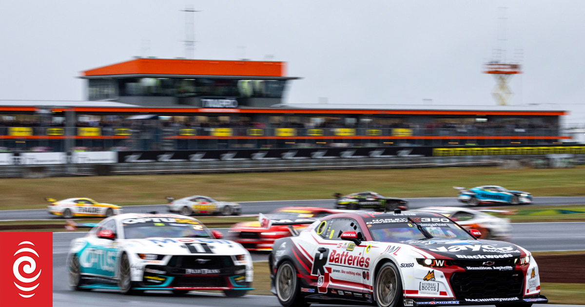 Sports with Bryan Waddle | RNZ