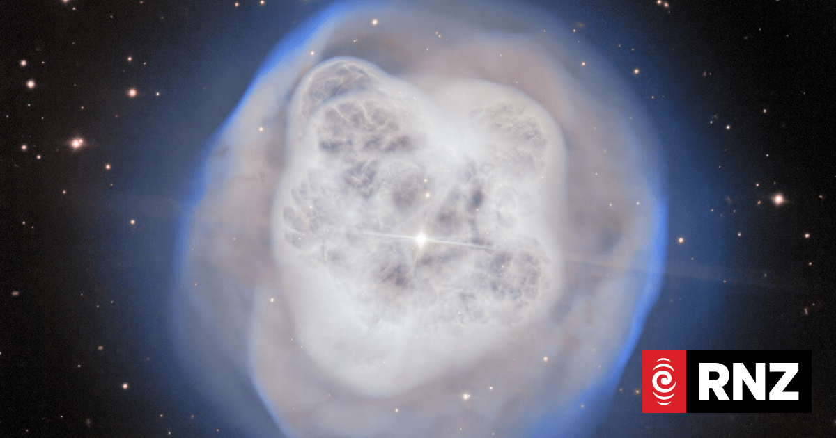 New pic of the Crystal Ball Nebula captures the ‘spectacular’ throes of ...