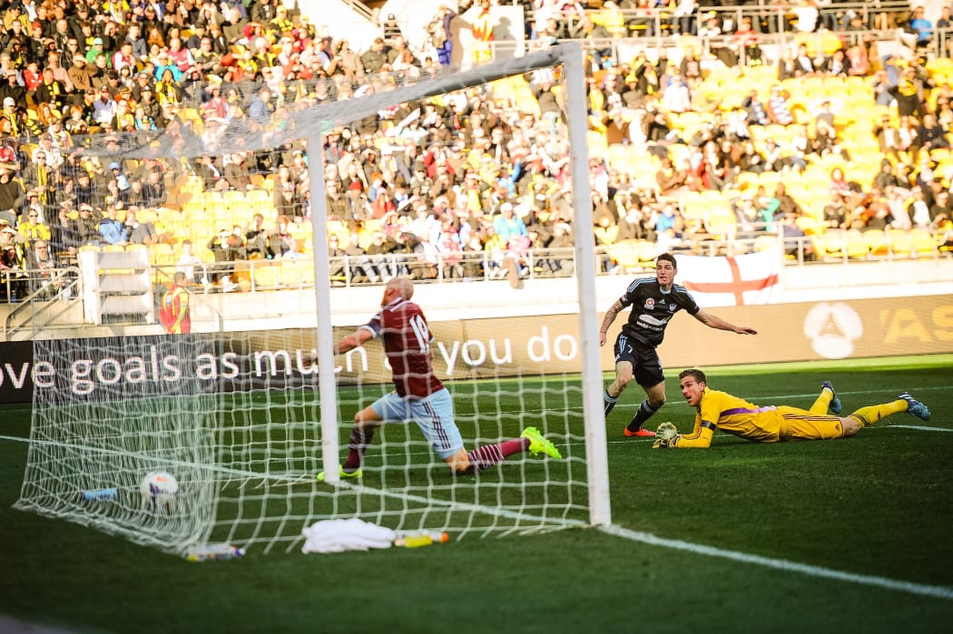 Sydney and Newcastle score wins | RNZ News