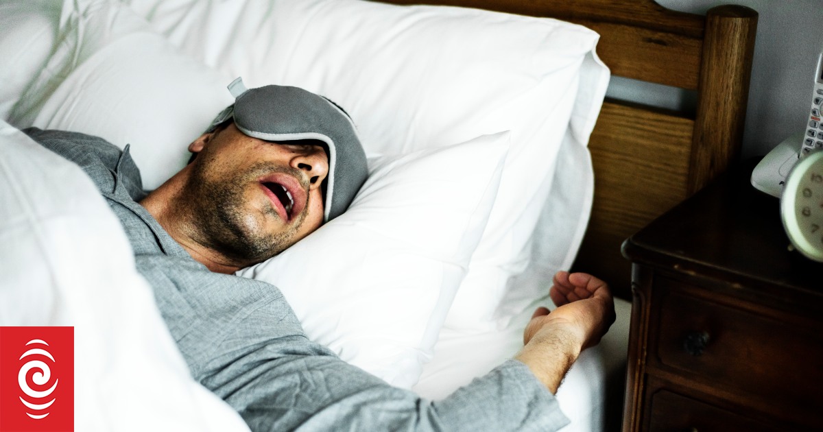 Clocks to move forward tonight as daylight saving begins | RNZ News