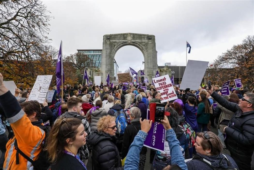 Nurses' strike: Thousands protest nurses' pay and conditions | RNZ News
