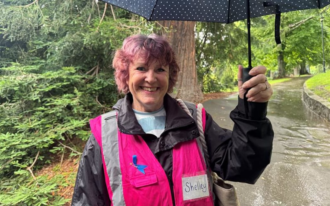 Thousands of people gather at vigil for slain police officer in central ...