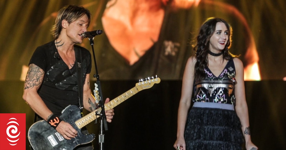 Country singer-songwriter Kaylee Bell charting in the US Billboard | RNZ