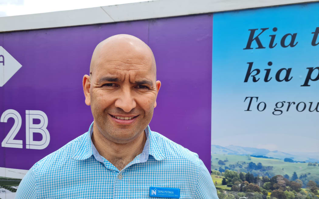 Hamilton West by-election candidates begin campaigning | RNZ News