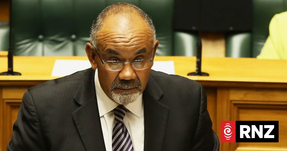 Māori Party asks for 'please explain' over land sale | RNZ
