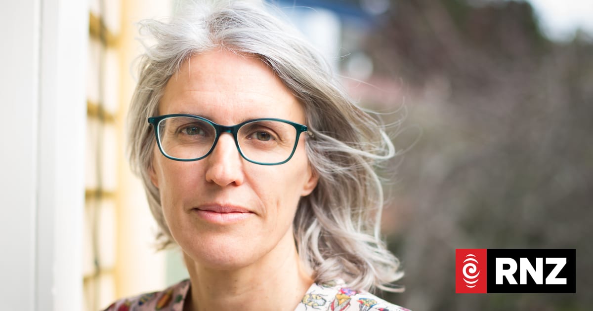 Short story collection wins New Zealand's biggest book prize | RNZ