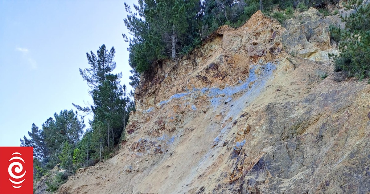 SH25 landside cleared as road reopens | RNZ News