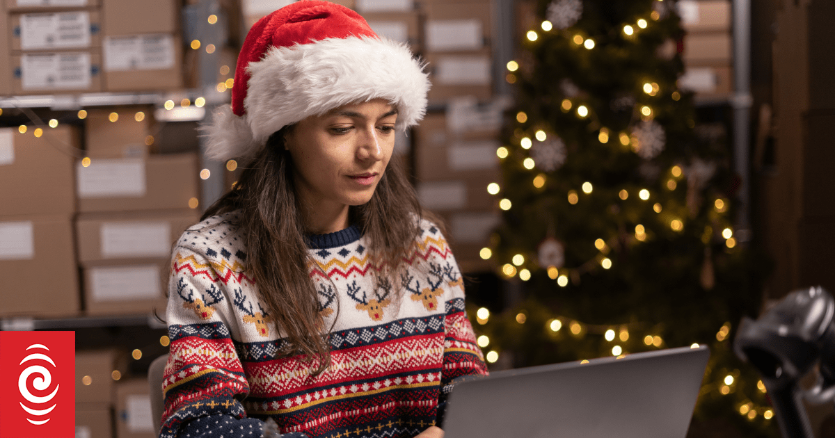 The pressure childfree and childless people feel to work Christmas ...