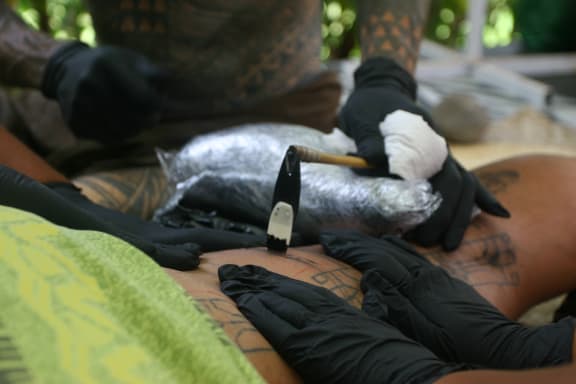 Tapping into the Past: Cook Islands tatau | A Gallery from Spectrum ...