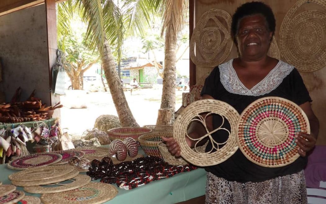 Vanuatu government encourages traditional weaving | RNZ News
