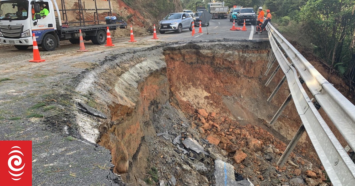 Coromandel's State Highway 25 wash-out widens, but one lane still open ...