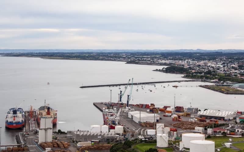 Taranaki exporters urge port action | RNZ