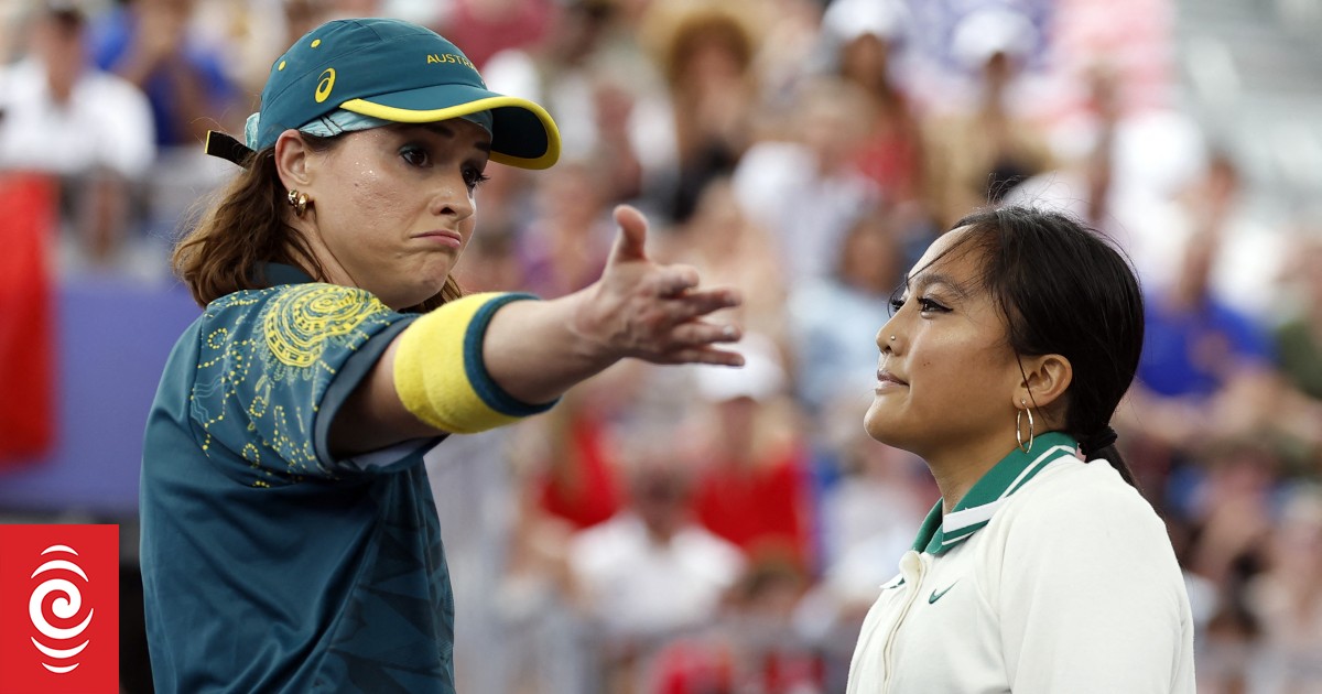 Infamous breakdancer Raygun retires after online backlash | RNZ News