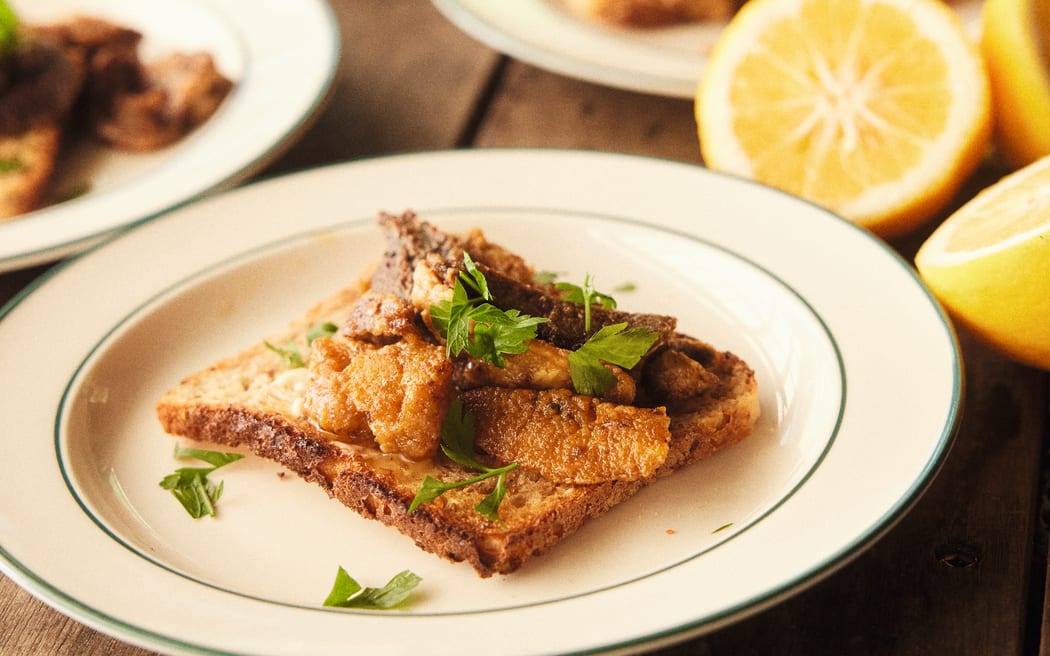 Fried kina on toast | RNZ Recipes