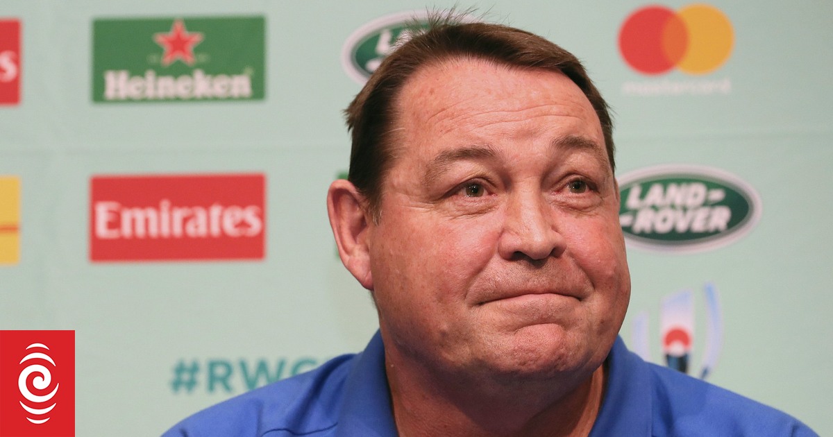 Hansen: "no point in everyone climbing into" referees | RNZ News