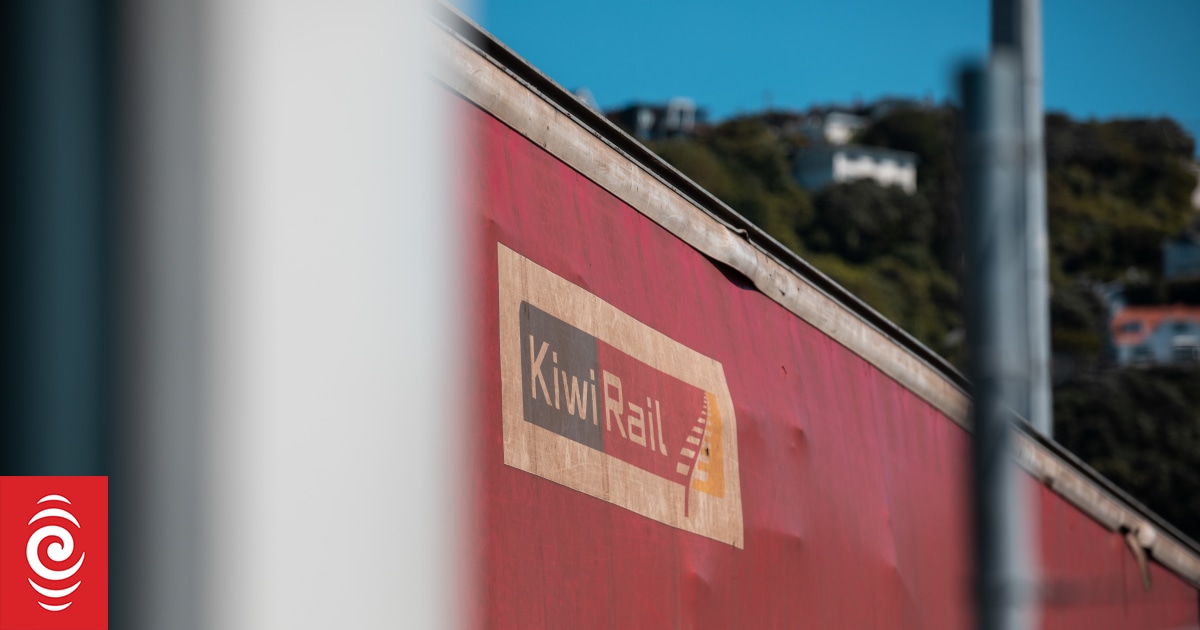 KiwiRail coal train trapped by slip in Buller Gorge | RNZ News