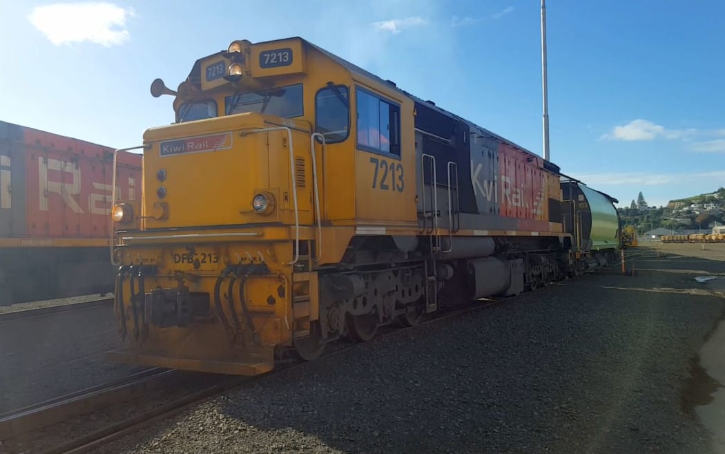 Restored train line replaces 5500 logging trucks on the road | RNZ News