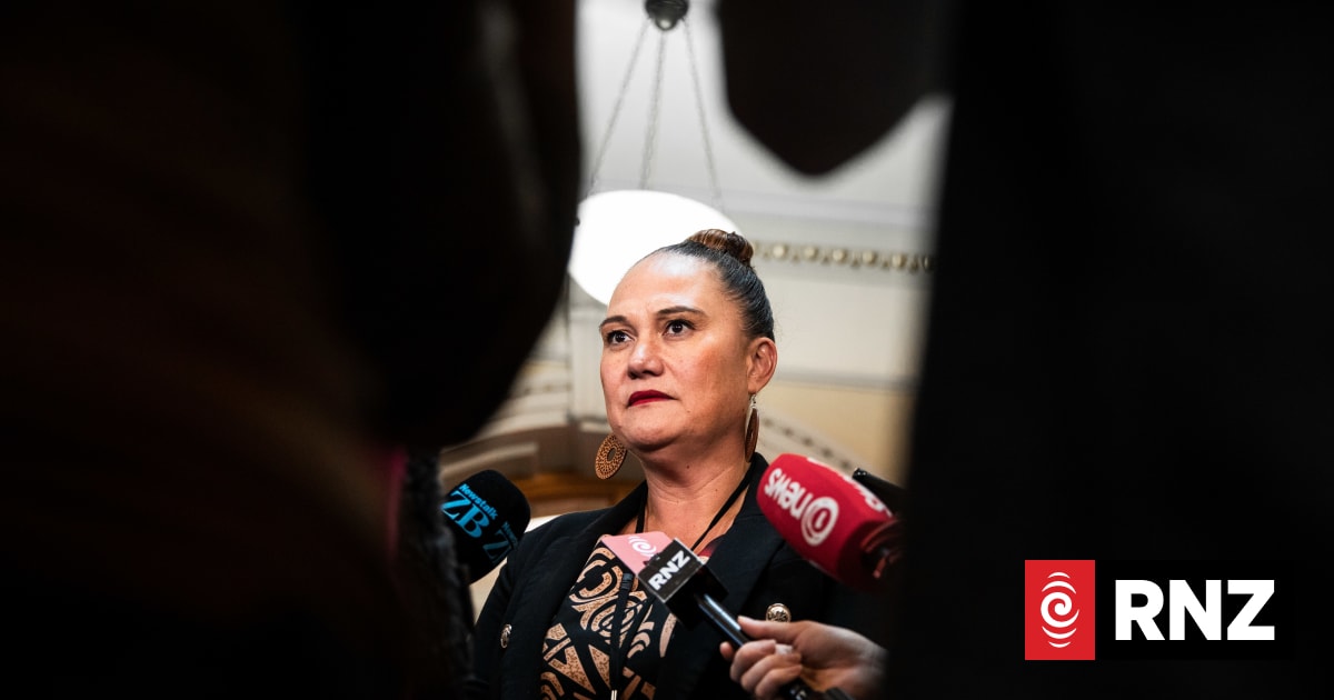 Anti-poverty groups call out Working For Families overhaul delays | RNZ